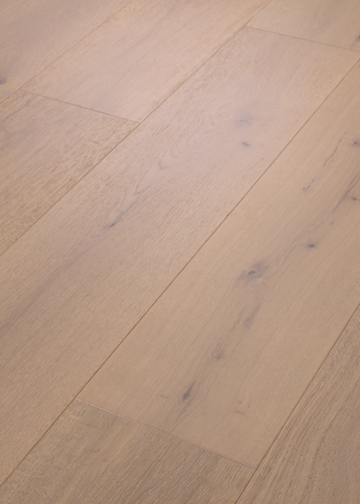 Chateau Oak - Wire Brushed Hardwoods Flooring in Balustrade | AndersonTuftex